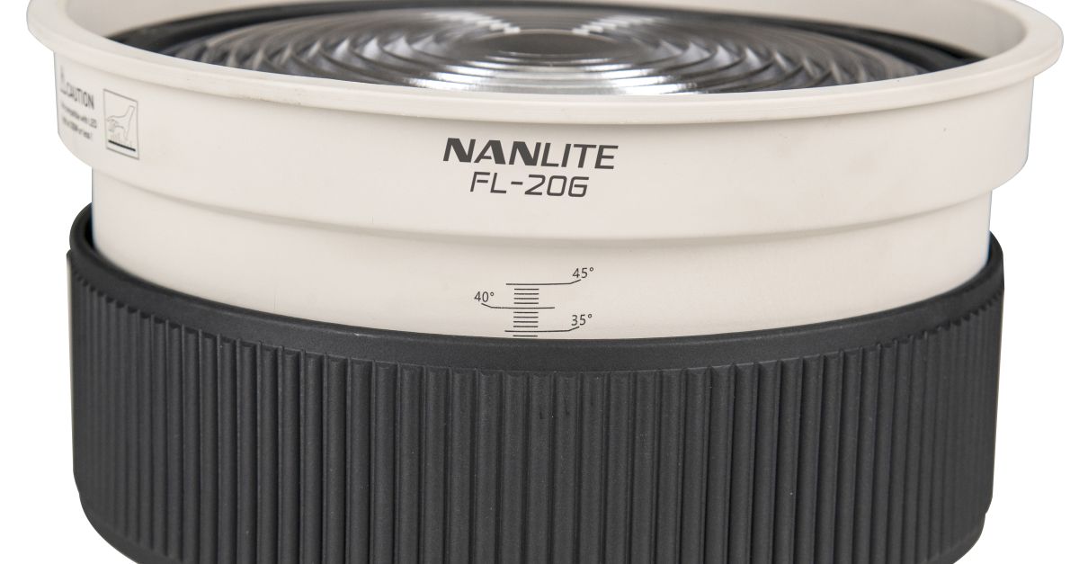 Nanlite FL-20G Fresnel Lens with Barndoors - Specular
