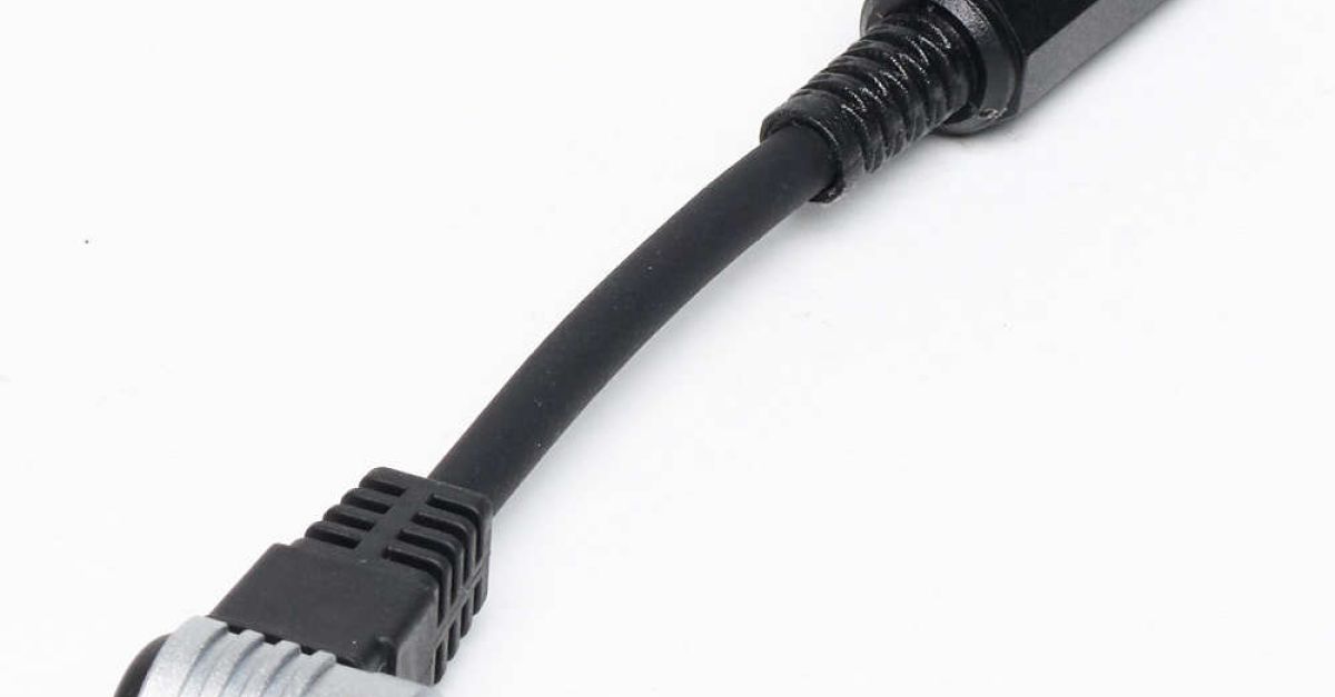 Phase One cable for digital back - 12-pin Multi Connector to Minijack ...