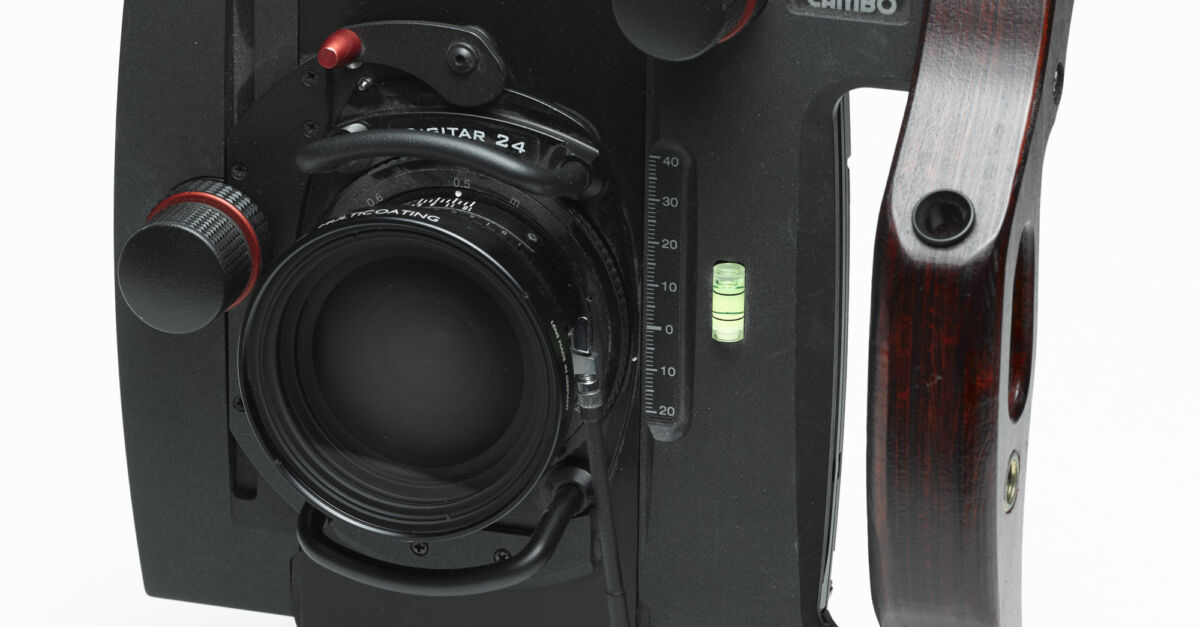 Cambo WDS-243 Wide DS Technical Camera with Schneider 24mm f/5.6 XL Lens & SL-88 Mamiya 645AFd ...